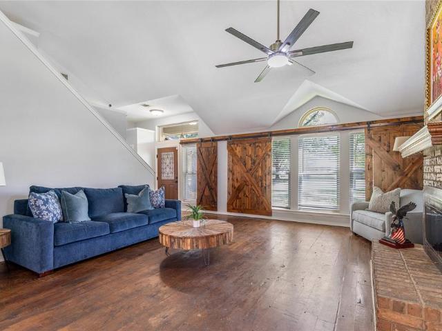 2700 Valleywood Drive