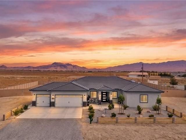 2700 W Carnation Way, Pahrump, NV 89048