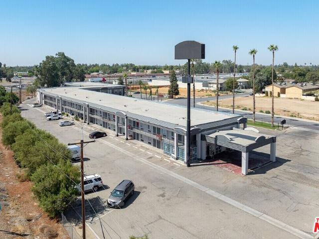 2700 White Ln, Bakersfield, CA 93304 | MLS #26654