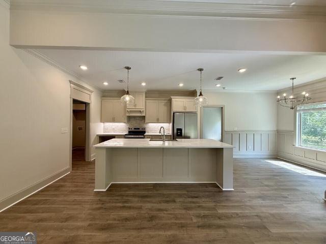 2700 Woodland Drive