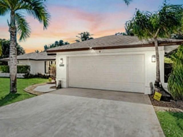2700 Yarmouth Dr, Wellington, FL 33414