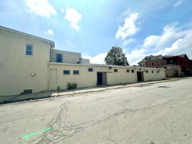 2700 2 W 3Rd Street