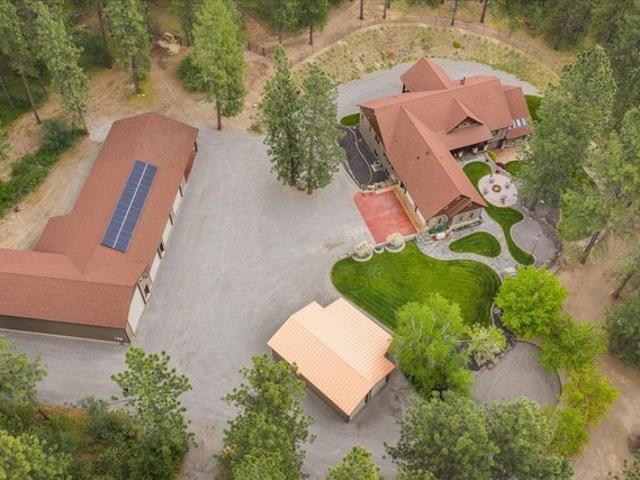 27013 E Strong Ln, Newman Lake, WA 99025