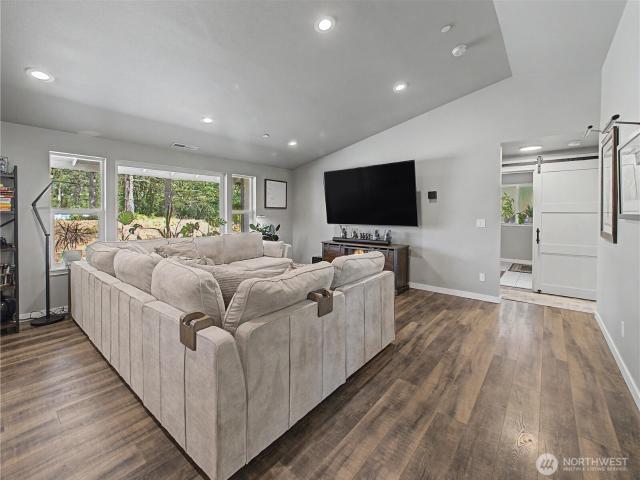 27011 rd Street E