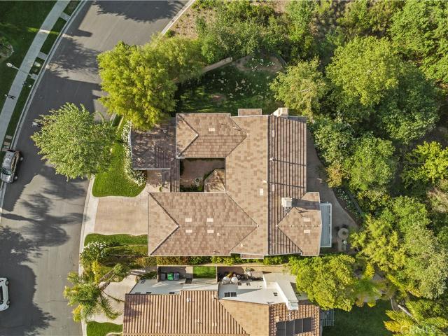 27018 Woodlands Dr