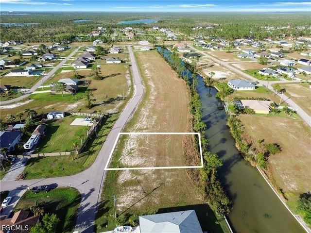2701 NW 26th Pl, Cape Coral, FL 33993