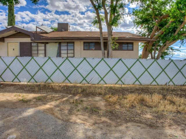 2701 N Inyo Street