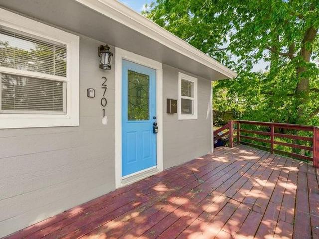 2701 Oakley Ave, Kansas City, MO 64128