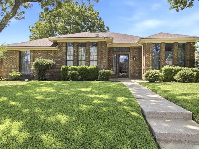 2701 Beau Dr, Mesquite, TX 75181