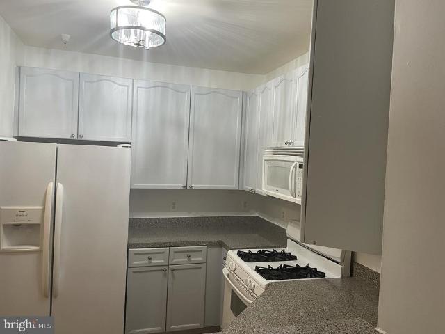 2701 Bellforest Court # 204