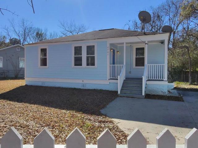 2701 Decatur St, North Charleston, SC 29405 | MLS #26001 | Compass