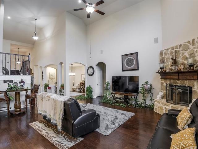 2701 Elmwood Drive