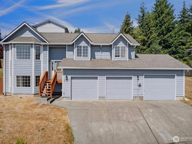 2701 Glen More St, Kelso, WA 98626