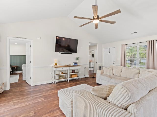2701 Ivy Glen Dr