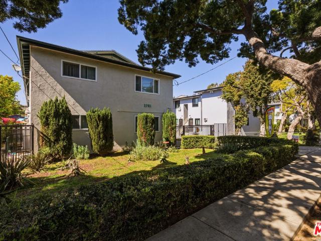 2701 Kansas Ave, Unit 10, Santa Monica, CA 90404 | MLS #26665 | Compass