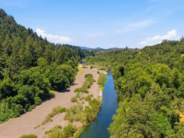 2701 Rio Lindo Ave, Healdsburg, CA 95448