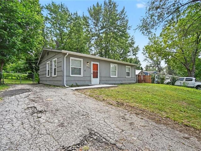 2701 S 48TH Terrace