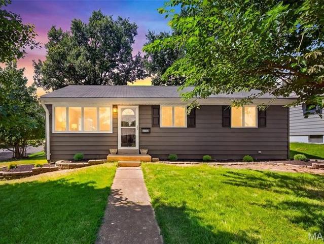 2701 Sibley St, Saint Charles, MO 63301