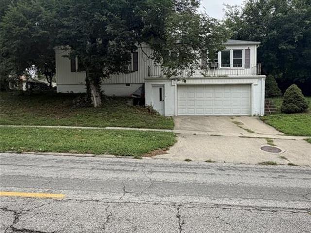 2701 Southeast Trail