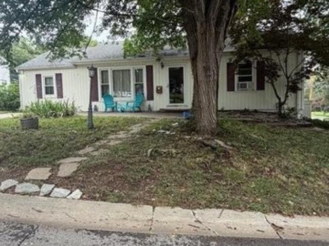 2701 Southeast Trl, Saint Joseph, MO 64506