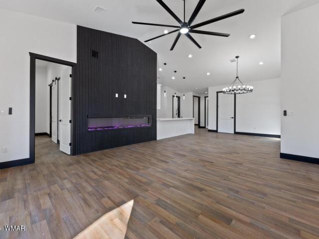 2701 Villa Loop