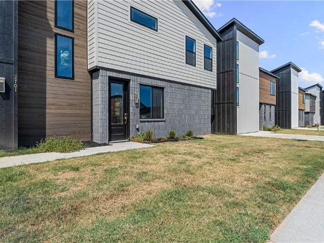 2701 W Bonnie Lane