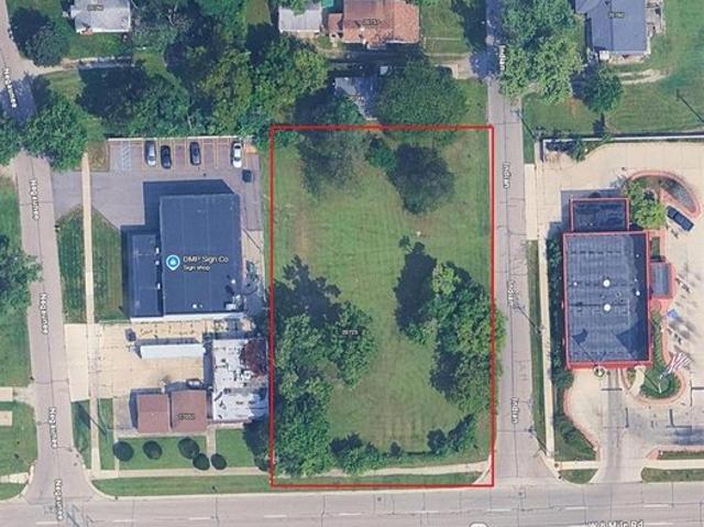 27025 8 Mile Rd, Southfield, MI 48033