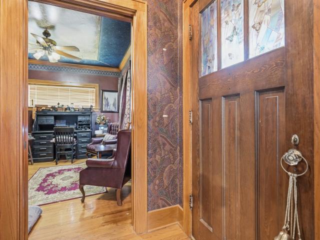 2702 Middle Road