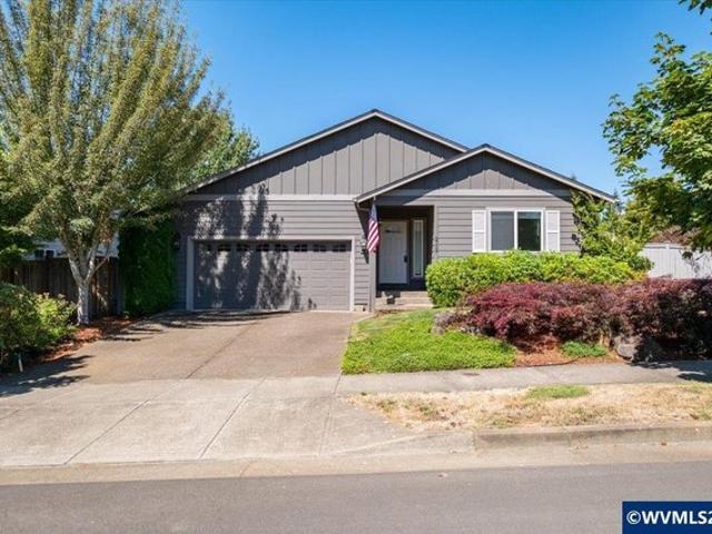 2702 Oak Ridge St NW, Albany, OR 97321