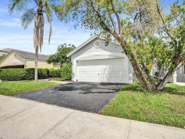 2702 Arborwood Rd, Davie, FL 33328 | MLS #B26005 | Compass