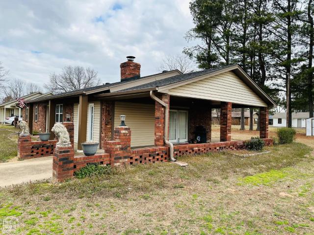 2702 Carr Circle