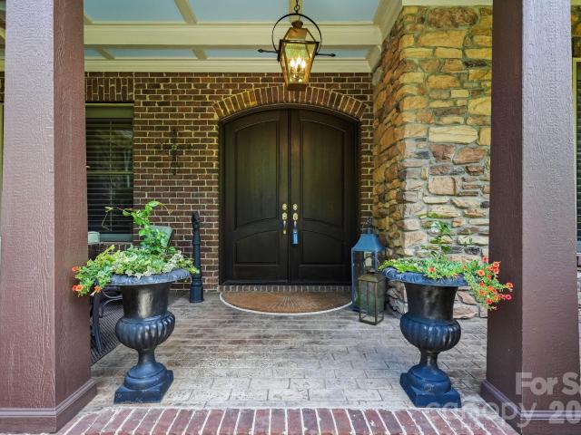 2702 Cecily Court