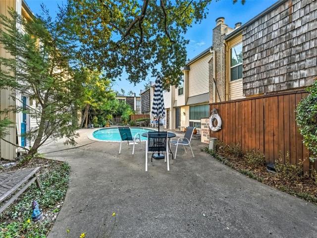 2702 Douglas Avenue # 121