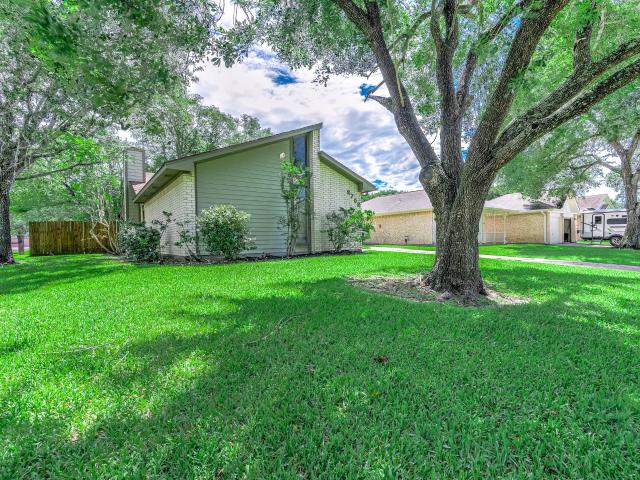 2702 Dove Tree Drive