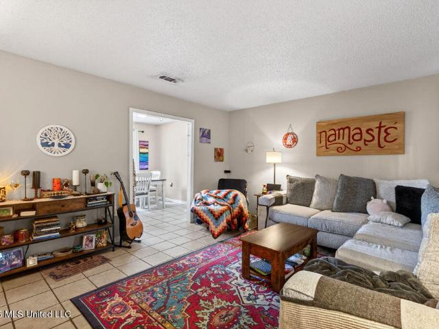 2702 E Angela Circle