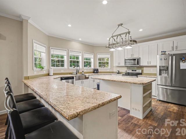 2702 Henry Knob Road