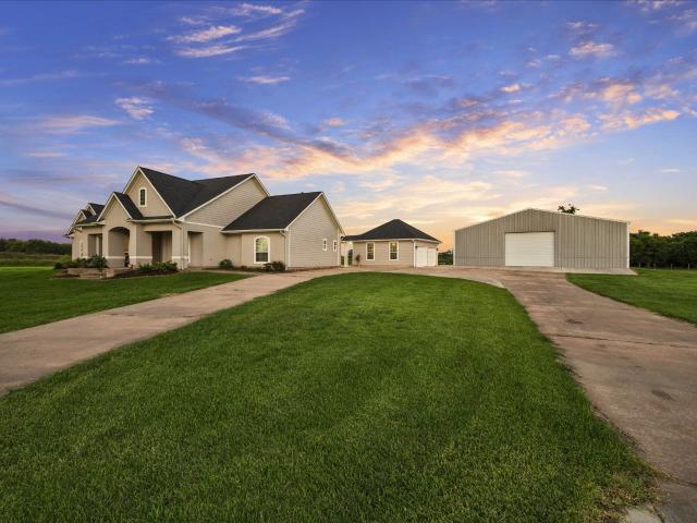 2702 Horseshoe Lane