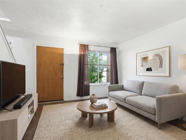2702 Patricia Loop