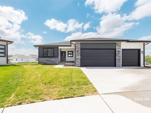 2702 Ponte Pl, Adel, IA 50003