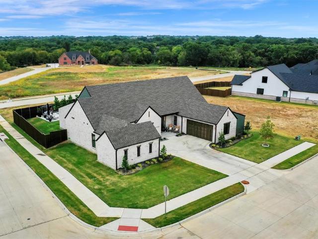 2702 Stonecrest Drive