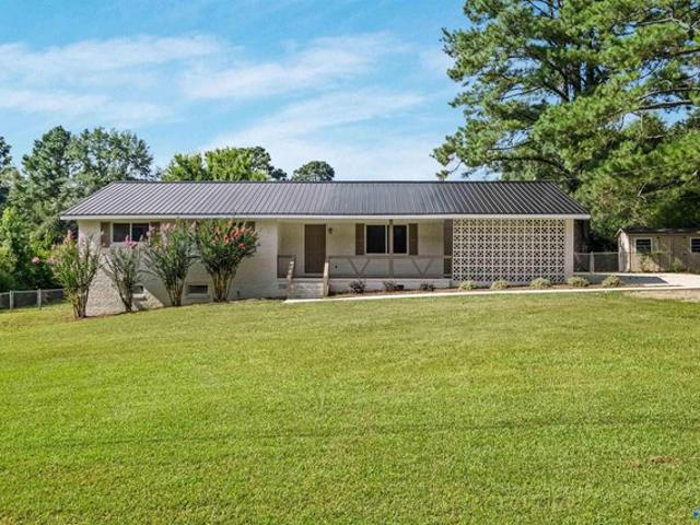 2702 Sunset Dr, Southside, AL 35907