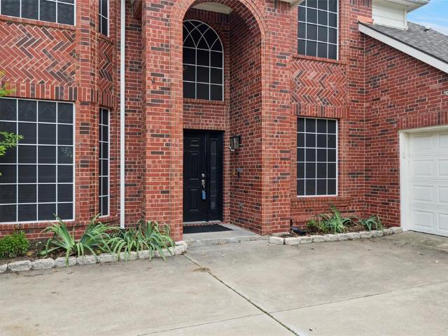 2702 Saint Charles Drive