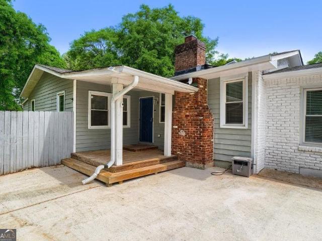 2702 White Oak Drive