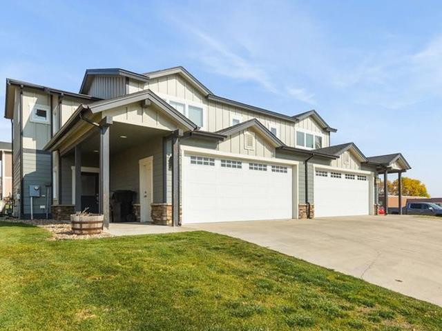 2702 27th St W, Williston, ND 58801