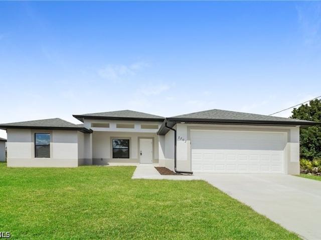 2702 31st St SW, Lehigh Acres, FL 33976