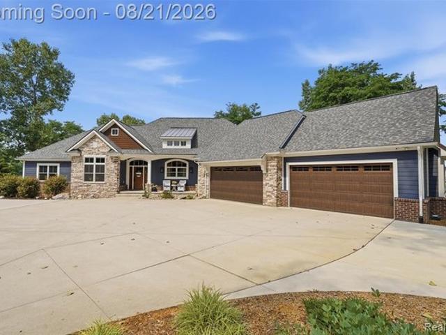 27035 N Dixboro Rd, Green Oak Township, MI 48178
