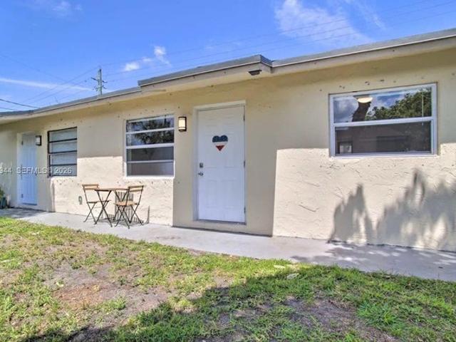 2703 NW 13th St, Fort Lauderdale, FL 33311