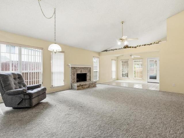 2703 Old English Court