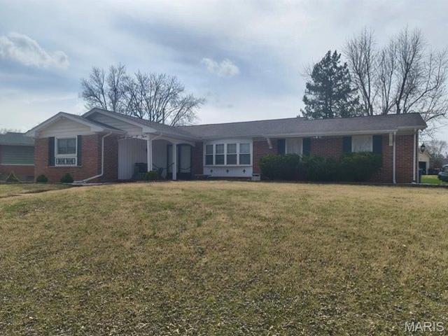 2703 Aberdeen Dr, Florissant, MO 63033