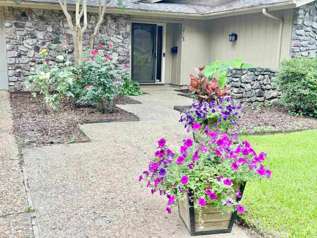 2703 Charter Oak Drive
